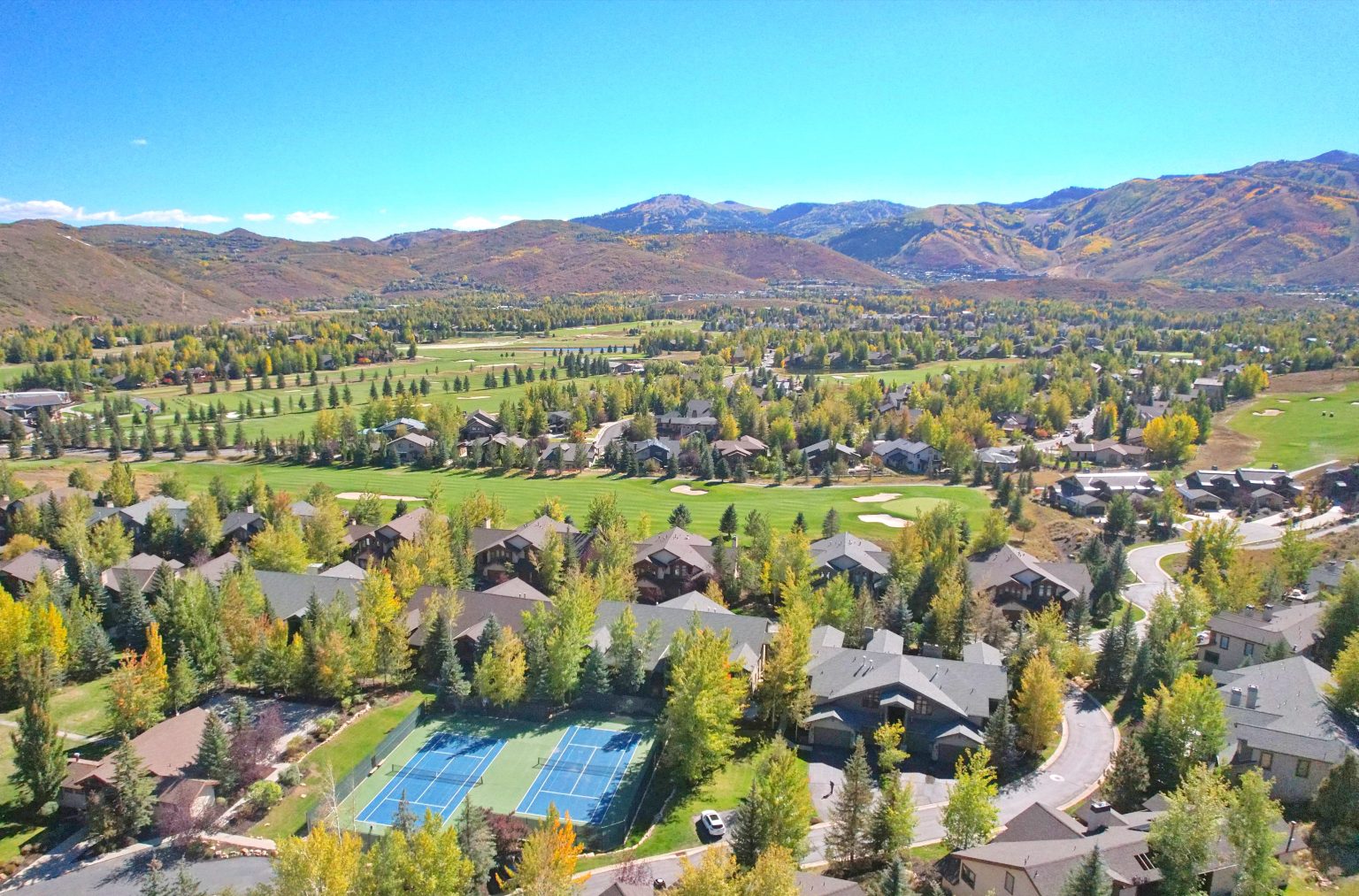Townhome Basics: Distinctions and Advantages - Park City Neighborhoods